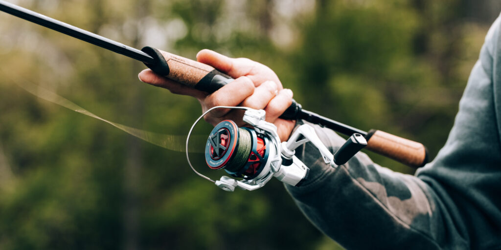 How To Cast An Old Baitcasting Reel: Expert Tips for Success - BackCast ...