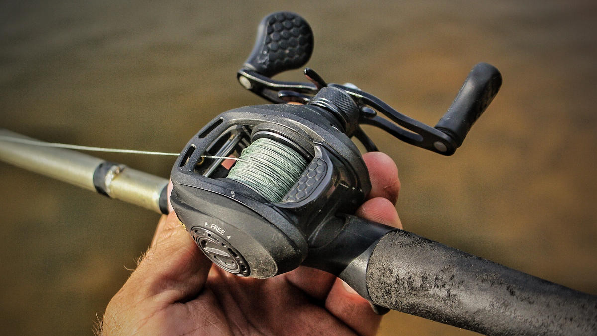 How to Spool a Baitcasting Reel With Braided Line: Expert Tips ...